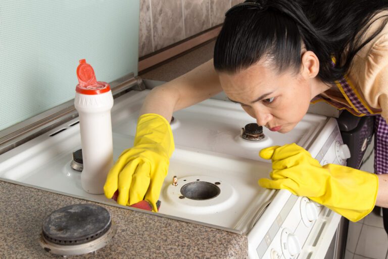 How to Clean Stove Drip Pans (4 Methods Ranked)
